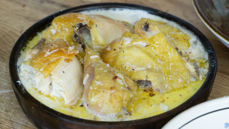 Shkmeruli: Try chicken in garlic sauce - Georgian Tour Adviser